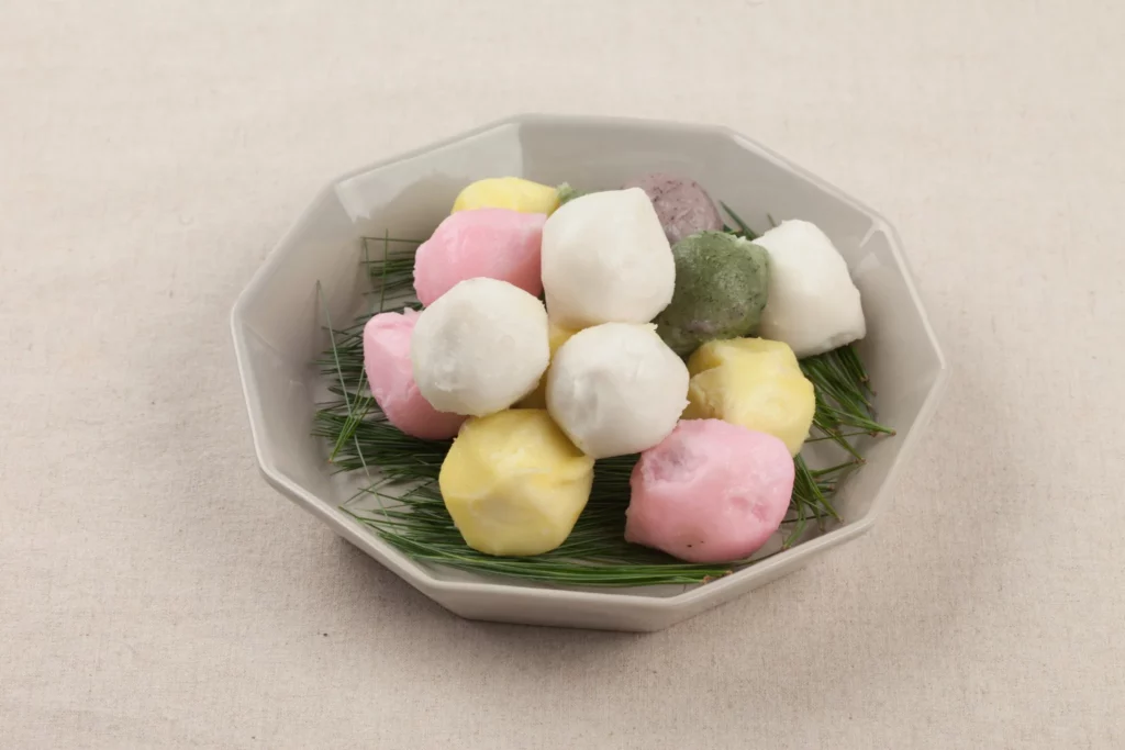 Songpyeon: Korean Half-Moon Rice Cakes for Chuseok