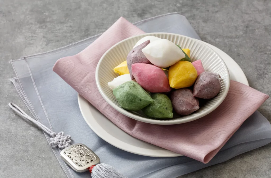 Songpyeon: Korean Half-Moon Rice Cakes for Chuseok